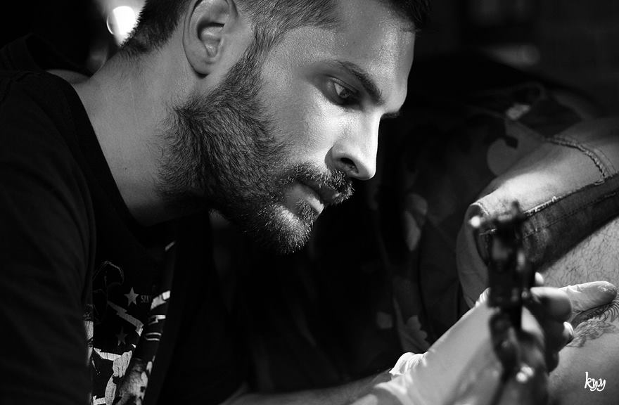 Derrière le dermographe de Sixo – Stefayako